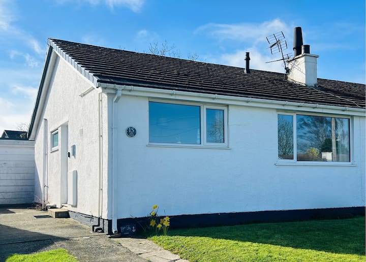 Dog Friendly Family Bungalow, Parking, Wifi - Red Wharf Bay