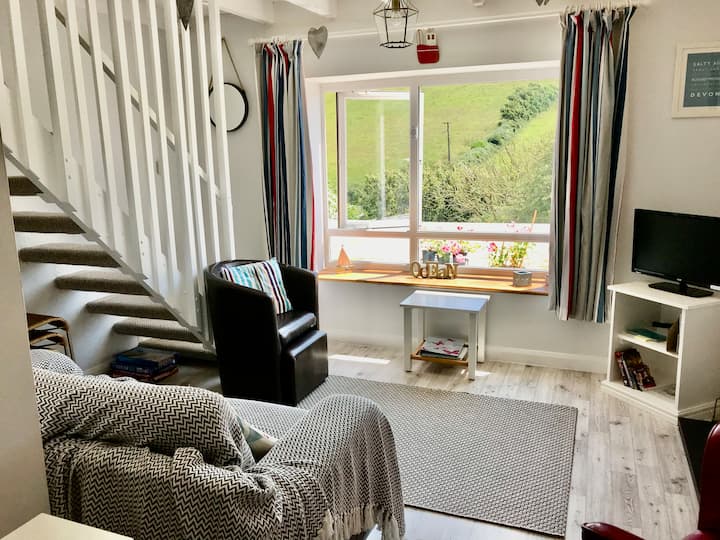 Small House 5 Mins Walk To Beach. Dogs Welcome! - Hope Cove