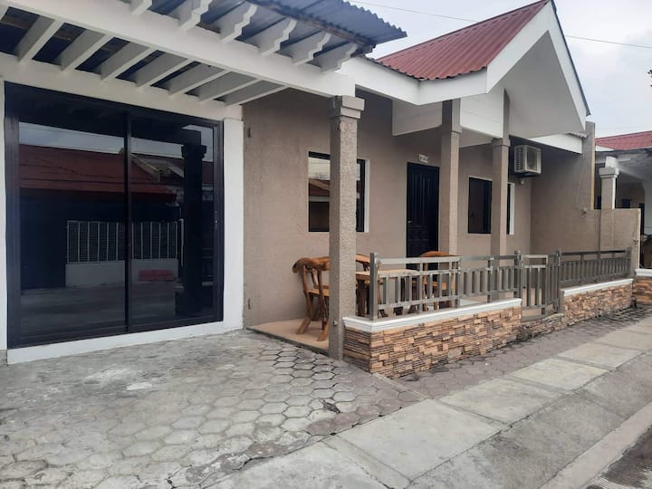 Rq Cozy Place W/fiber Wifi  & Netflix - General Santos City