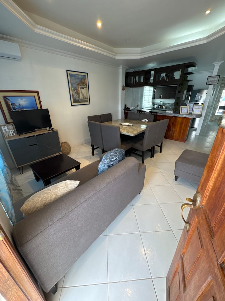 Acogedora Casa Con Piscina- A 100 Metros Del Mar✨🌊 - Santa Elena