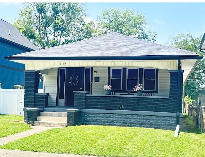 Maliah’s Downtown Indy 500/continental Breakfast - Indianapolis, IN