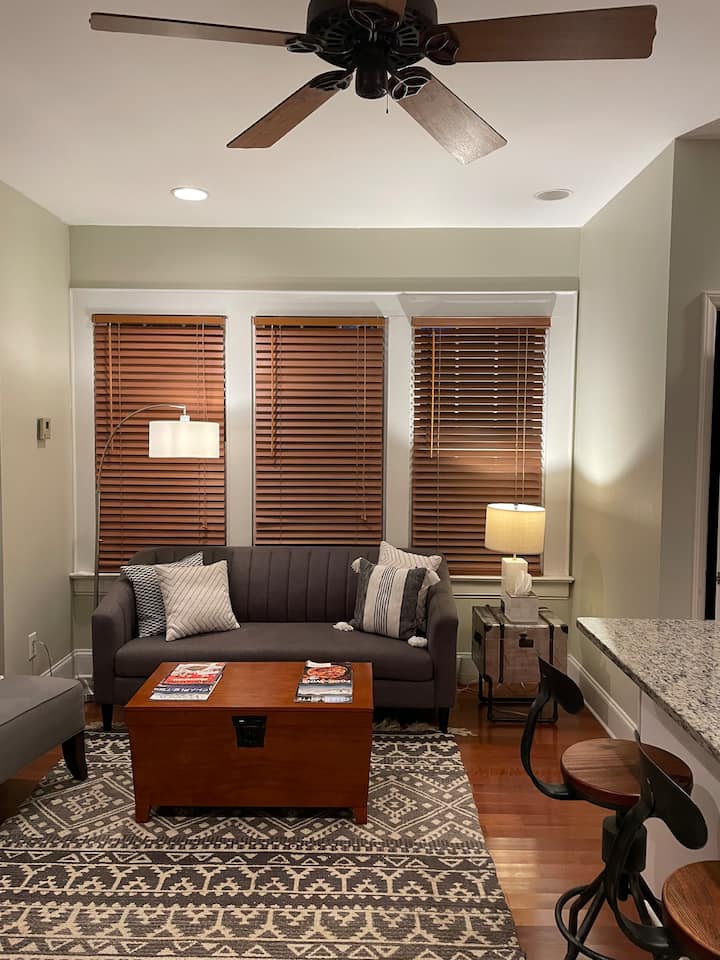 Chantilly Hideaway - Charlotte, NC
