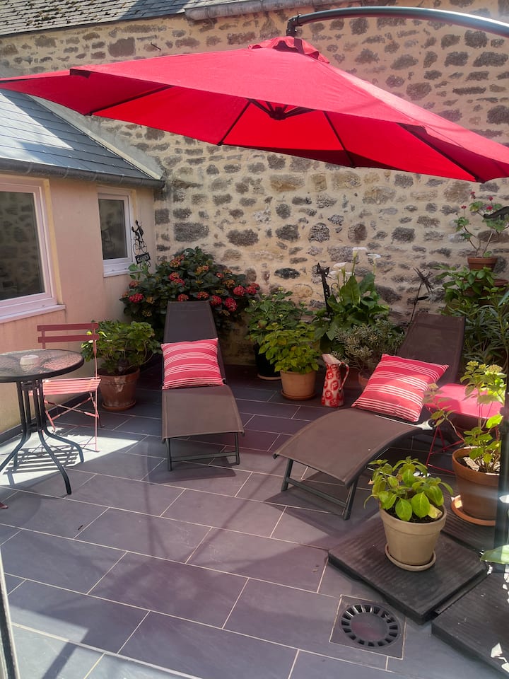 Maison De Pêcheur Sur Le Port De Barfleur - Barfleur