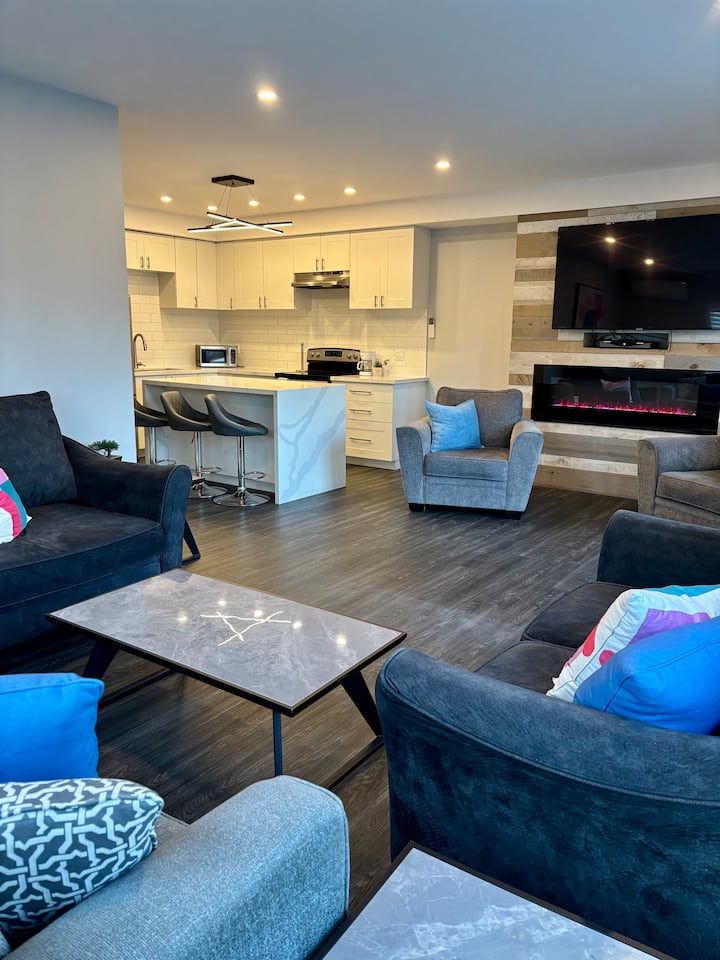 Niagara`s Clean & Stylish Family Jacuzzi Suite - Niagara Falls