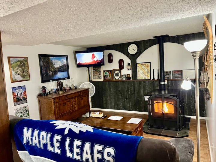 Mike’s Place
Entire Guest Suite W/private Entrance - 白馬鎮