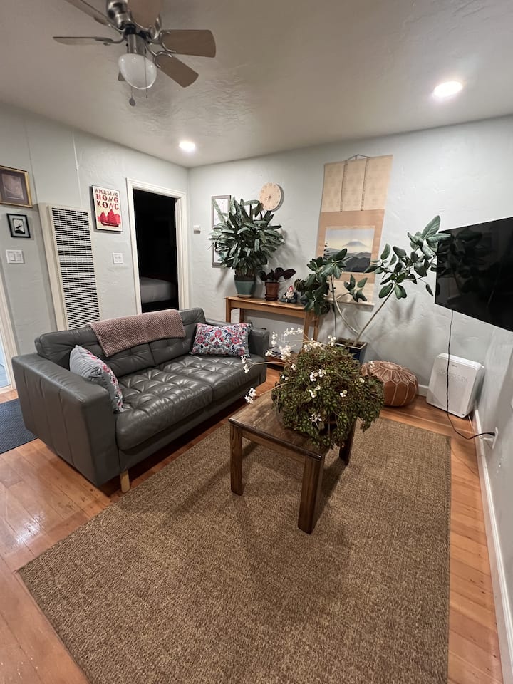 1 Bedroom Unit Walking Distance To Old Town - Eureka, CA