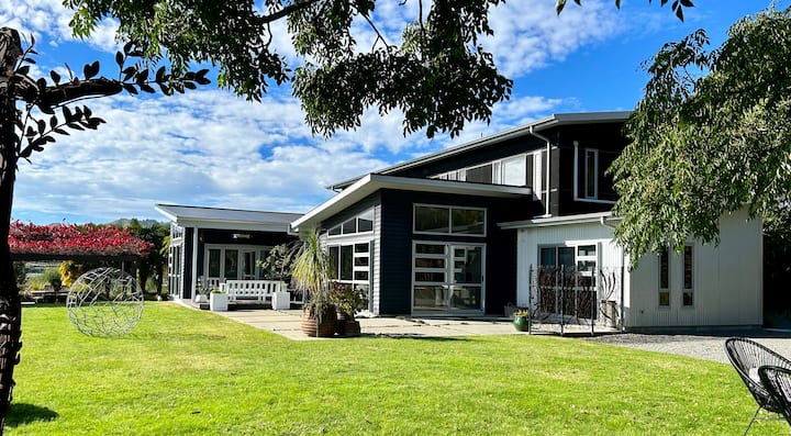 Peppertree Lodge: Havelock North: 4 Bedroom - Hastings, New Zealand