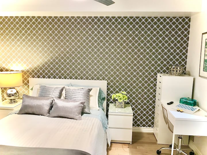 Downtown Beautiful Bed. W/ Priv. En Suite Bathroom - Toronto