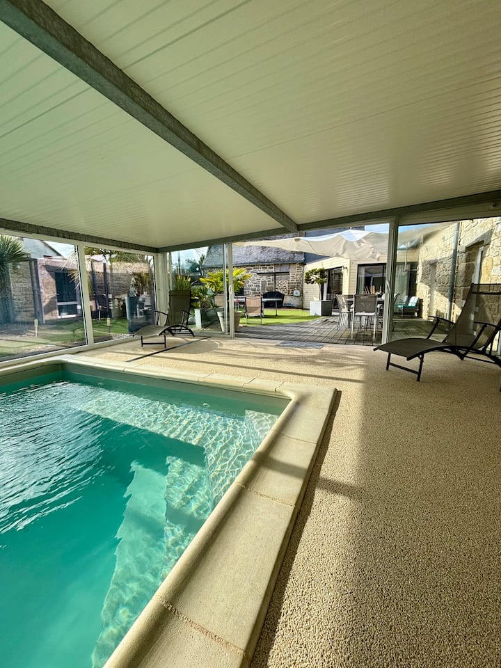 Gite Spacieux Avec Piscine Couverte Intérieure - ブルターニュ