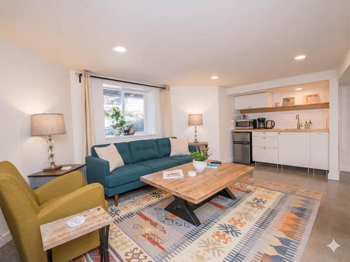 Garden Oasis: Space & Comfort Steps To Hawthorne! - Portland, OR
