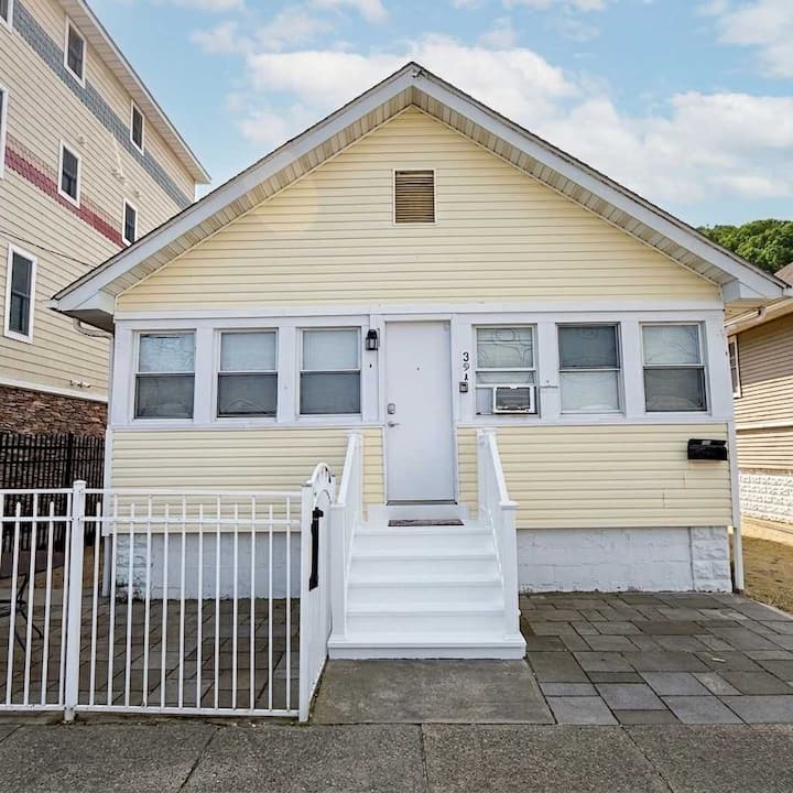 Quaint 3 Family House, Half A Block From The Beach - Seaside Heights, NJ