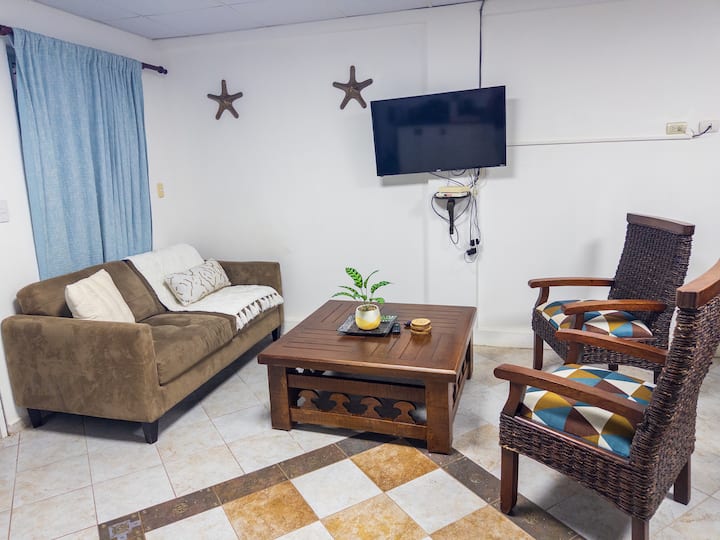 Steps From The Beach – A/c, Hot Water, 1br, 2 Beds - Puerto Plata