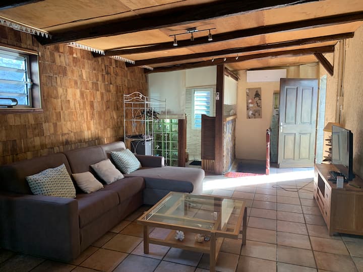 Studio/f1 De Charme Entre Ville Et Campagne - Saint-Benoît