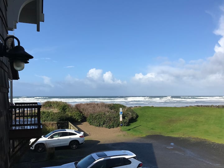 Ocean View Charmer - Cannon Beach, OR