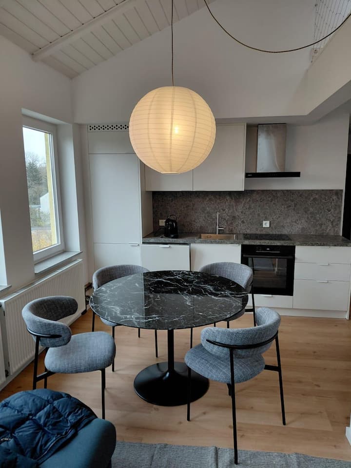 Beautiful Maisonette-apartment In Berlin - Berlin