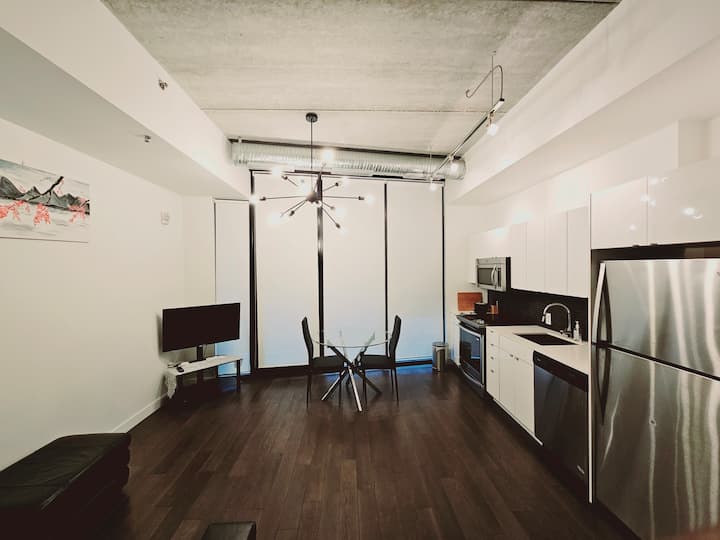 Condo At Downtown Winnipeg @Glasshouse - 溫尼伯