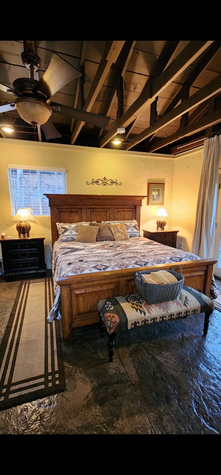 Brookside Cottage Bnb - The Cottage - Kanab, UT