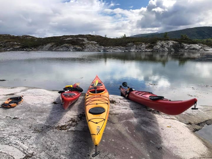 Unik 1800 Talls Sjøbu Med Kai/terrasse Over Sjø - Greenland