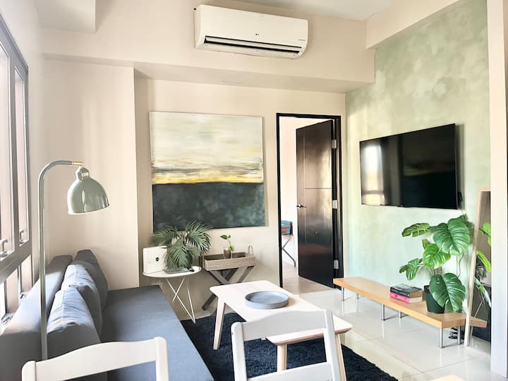 81 Nb| Spacious 2 Bdr Near Naia T3 | Resorts World - Pasay