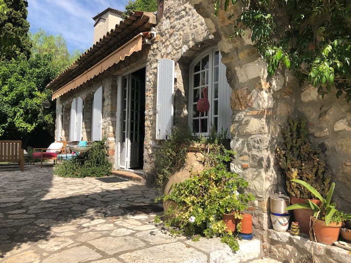 Chaleureuse Maison De Village, Vue Mer Et Piscine - Antibes