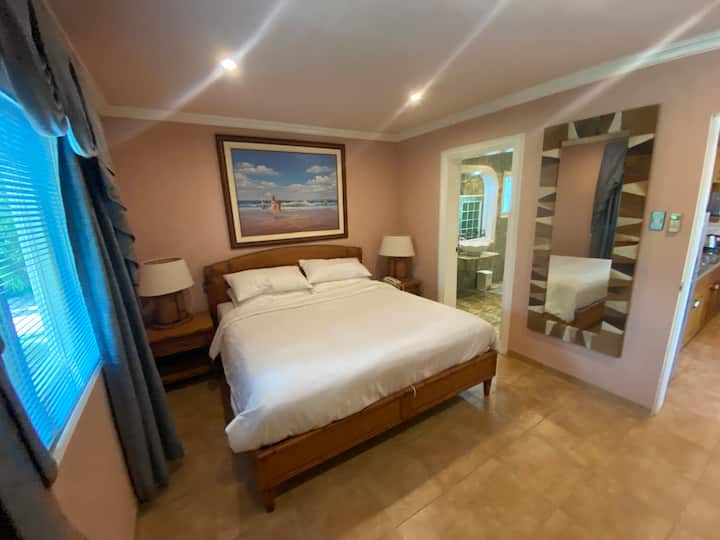 Sunset Seaview Luxury Suite B - Nabas