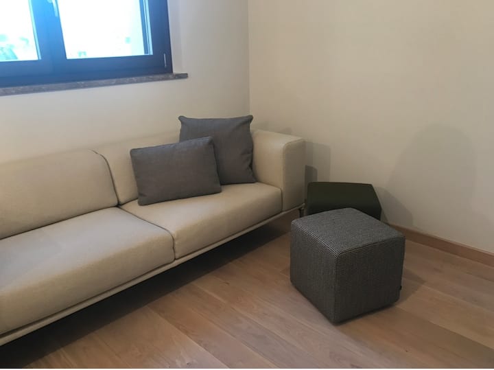 Bilocale Con Arredo Di Design - Assago