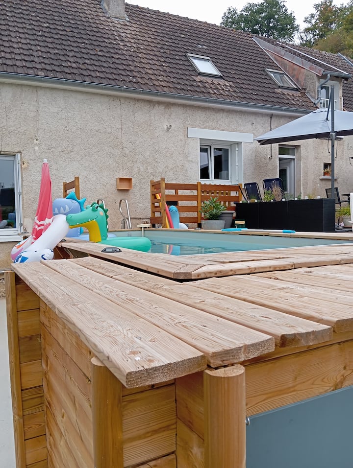 Gîte Tout Confort Spacieux 
Piscine 
Salle Jeux - France