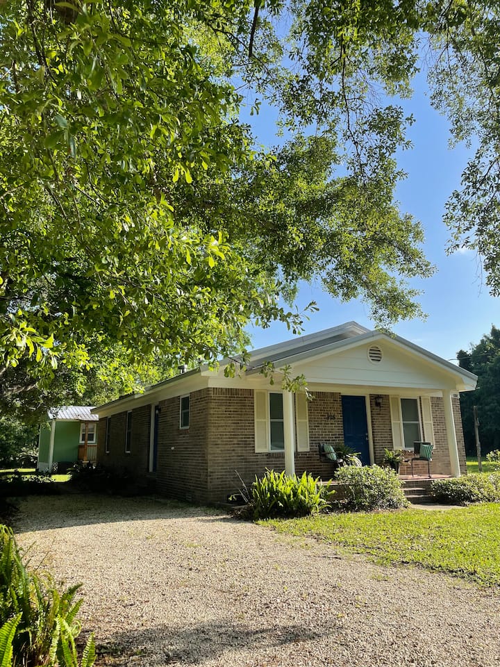 "2 For 1" Adorable Double Dolphin Home & Cottage - Dauphin Island, AL