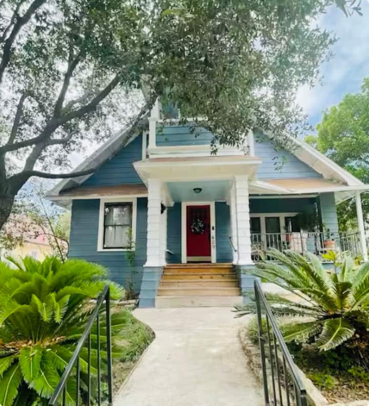 Casa De Flores 3 Bedroom 1.7 Miles N Of Downtown - San Antonio, TX