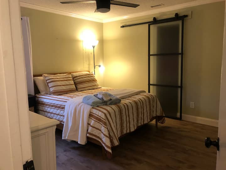 One Level Home In The Heart Of Cary- No Stairs - Cary, NC