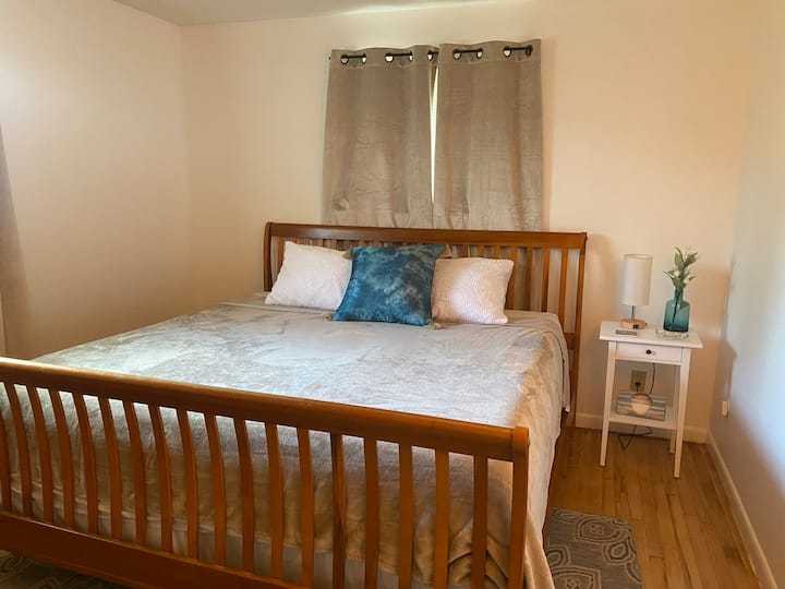 Private, Spacious Suite - Cincinnati