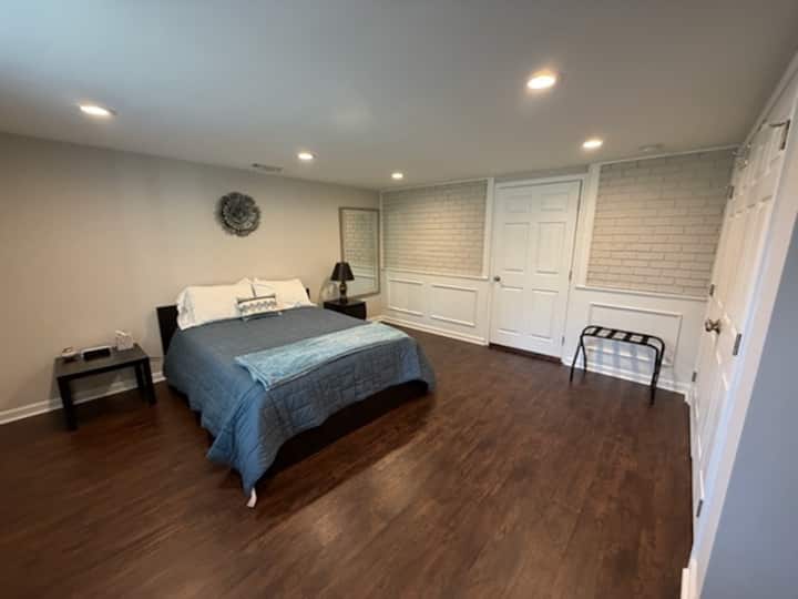 Lake Life: Terrace Level Guest Suite - Roswell, GA