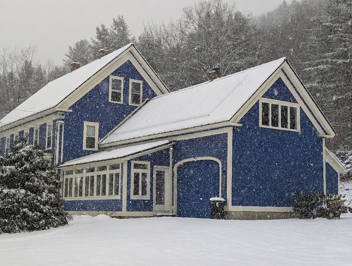 Work, Ski, Relax - Big Restored 1860s Farmhouse - Grafton, VT