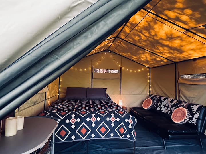 Woodland Glamping Tent - フォークス, WA