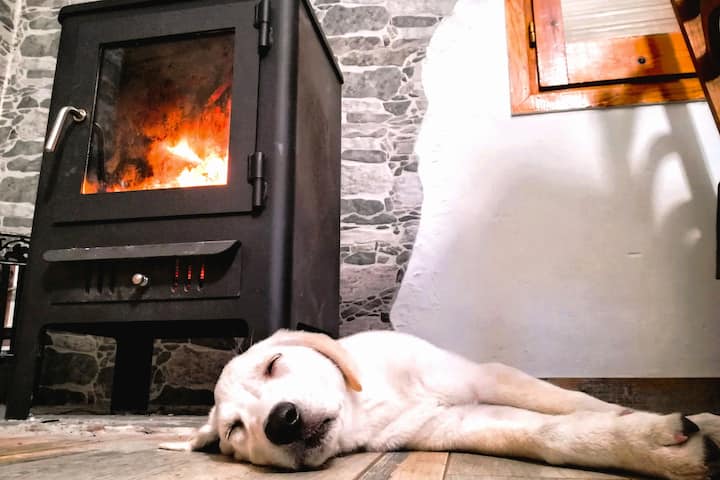 Ca La Nena Morena · Chimenea Y Vistas Al Montseny - Sant Celoni