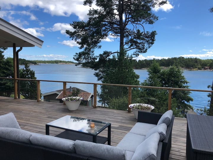 Drömsemester I Modernt Fritidshus Med Sjötomt - Sandhamn