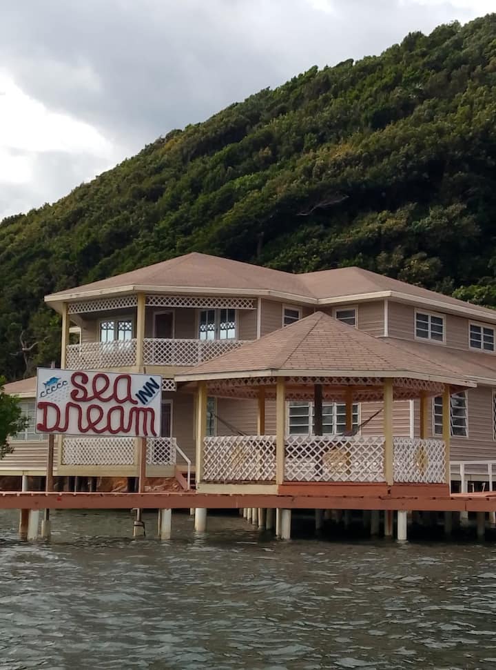 Sea Dream - Waterfront Inn - Guanaja