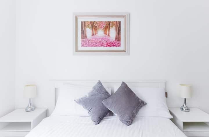 Casa De Muelles De Lujo Recientemente Renovada De 3 Dormitorios Y 2 Baños En Hampstead, Londres - Barnes
