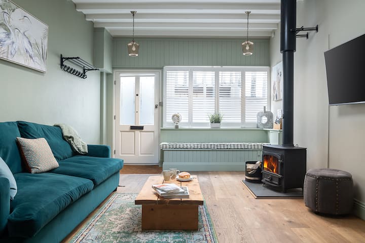 Luxury Dog Friendly Cottage, King Bed, Log Fire - Winchcombe