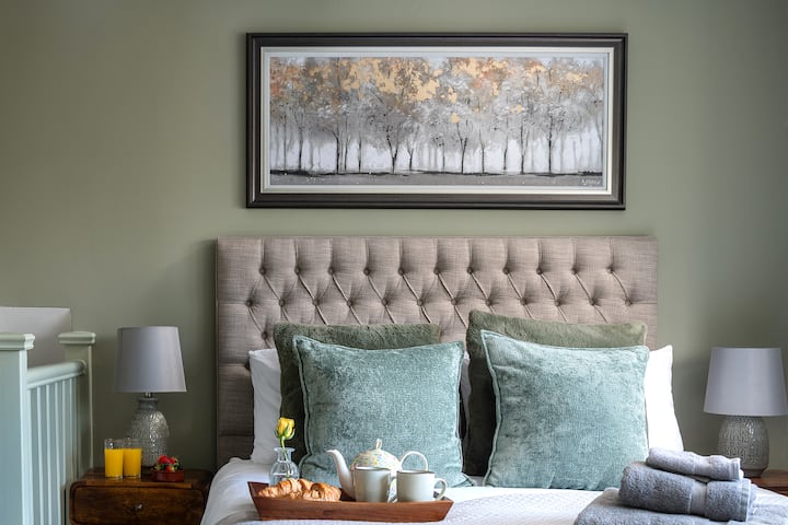 Luxury Dog Friendly Cottage, King Bed, Log Fire - ウィンチカム