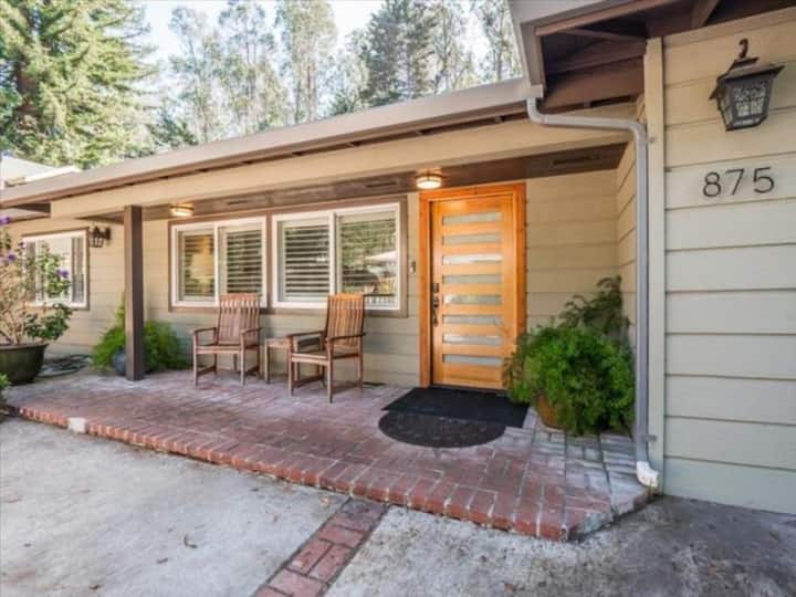Pot Belly Beach House - Monterey Bay, CA