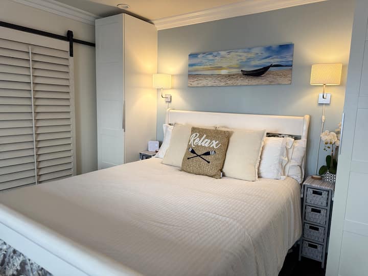 Relaxing Cottage - Minutes From The Beach - Costa Mesa, CA