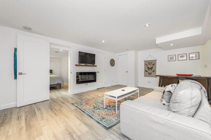 Bright, Central, Spacious 2 Br, 2 Bath With Den - Ottawa