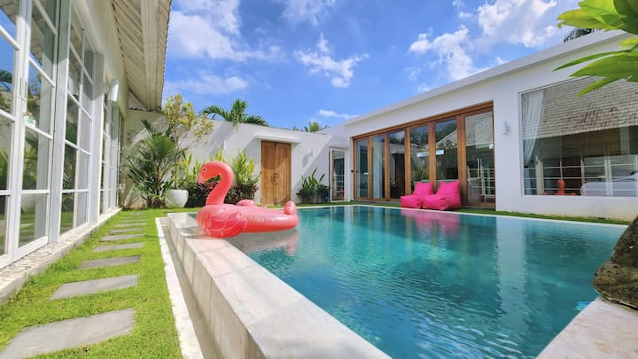 Fully Aircon Villa 2 Minutes Away To The Best Gym - Bali