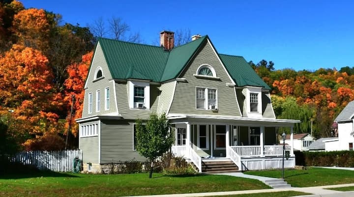 Modern & Spacious Mississippi River Retreat - Prairie du Chien, WI