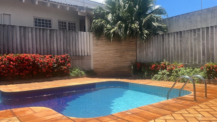 Casa Climatizada Em Frente Zerão Piscina Opcional - Londrina