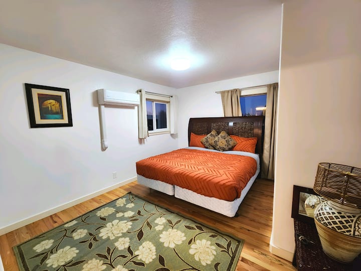 Newly Renovated, King Bed, Tile Shower And Tub, Ac - Medford, OR