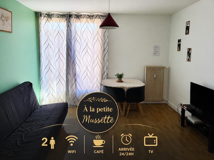 F2 Cosy Refait à Neuf Avec Balcon+parking Gratuit - Clermont-Ferrand
