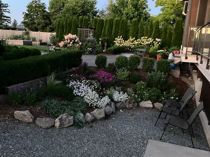 Clean Spacious Oasis - Abbotsford