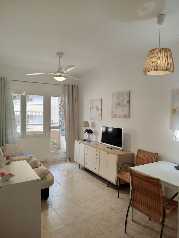 A 50 Metros Del Mar. - Águilas